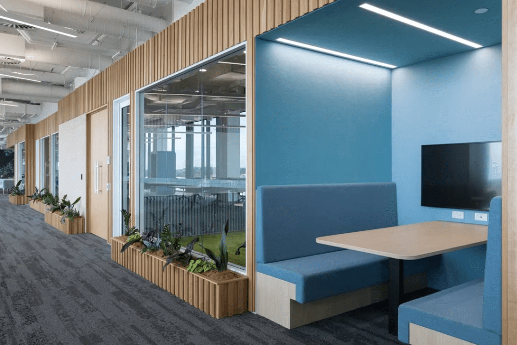 Autex Vertiface Fabric Wallcovering | Arena Commercial